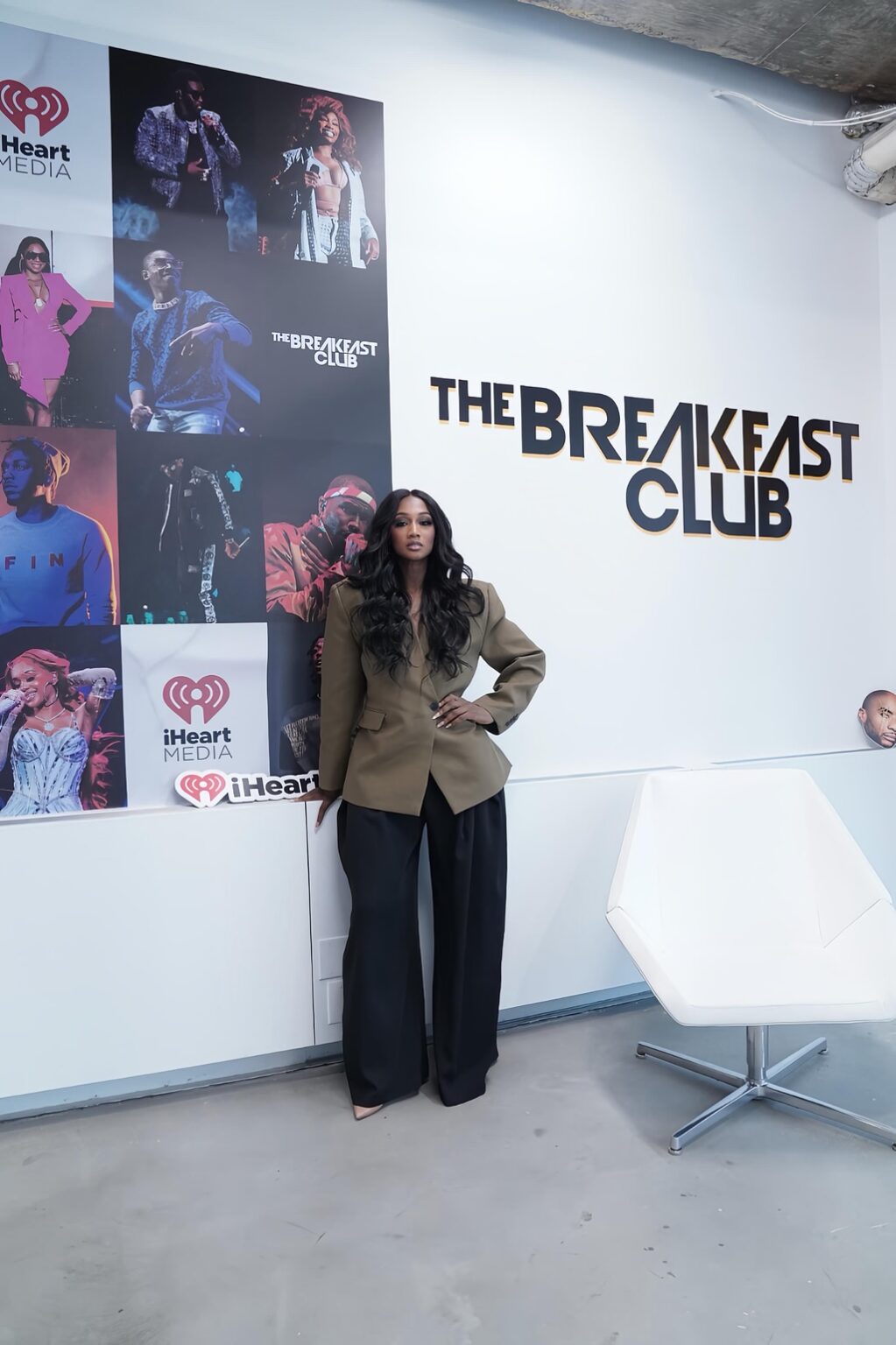 Mimi Brown: The New Voice Delivering Your Front Page News on The ...